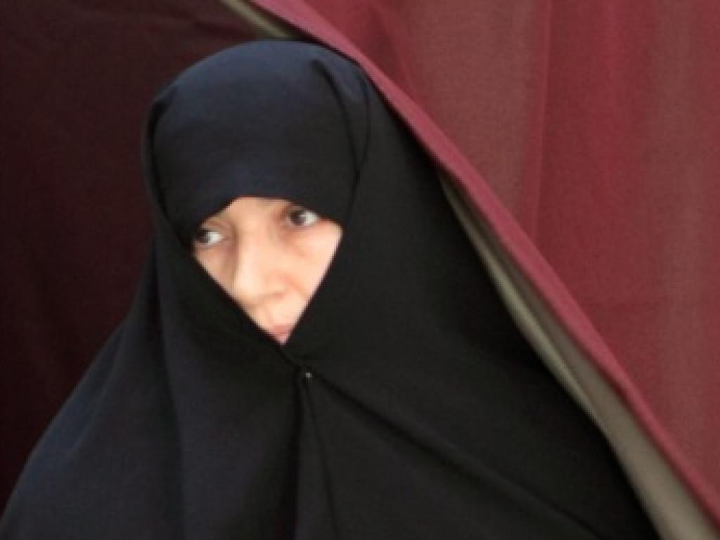 Туркини се правят на вярващи, за да шофират пили - Свят - Vesti.bg