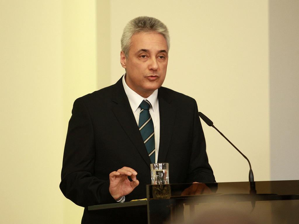 Марин Райков се разграничи от промените в учебната програма - България ...